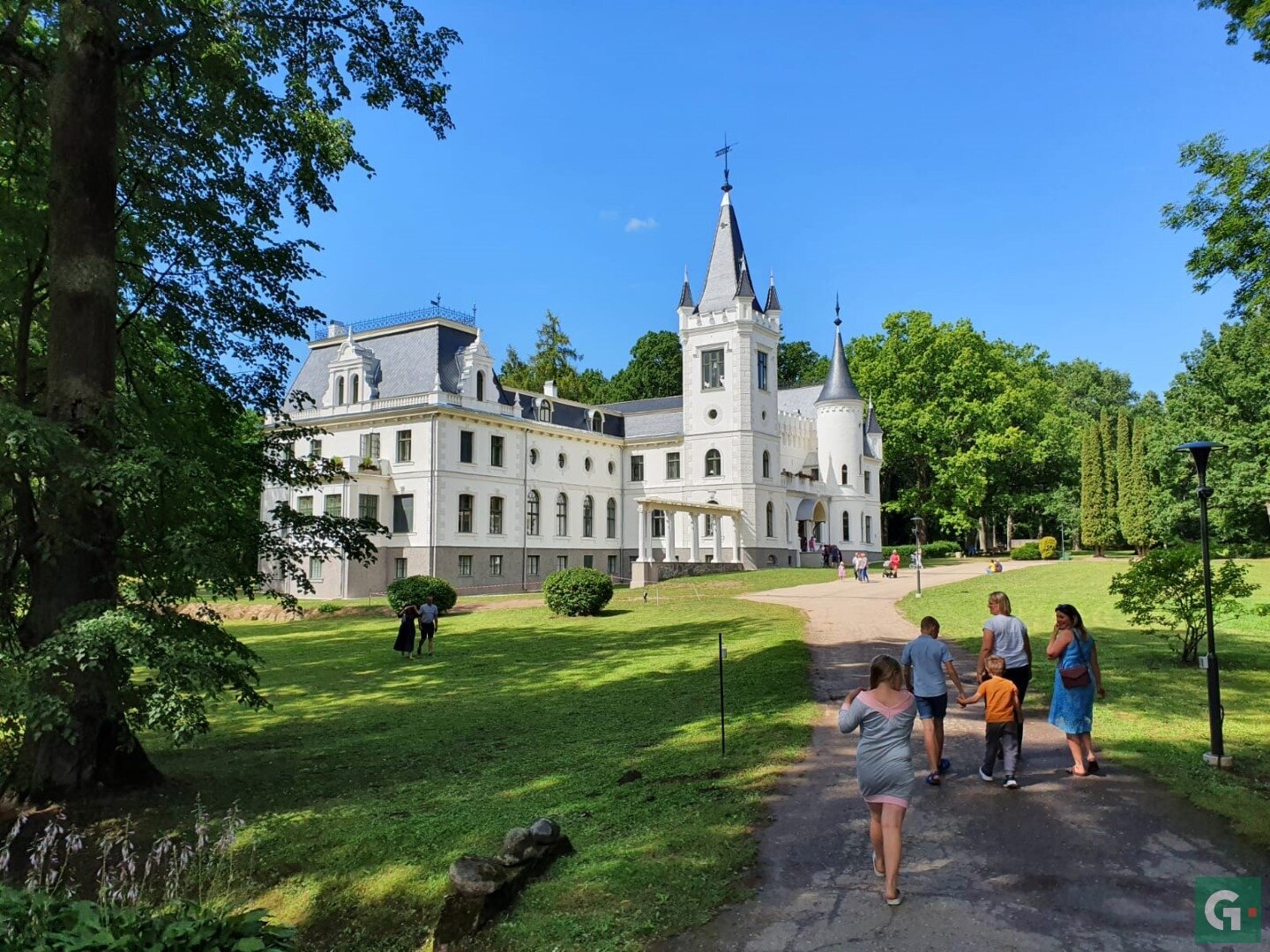 Visitgulbene | Stāmerienas pils