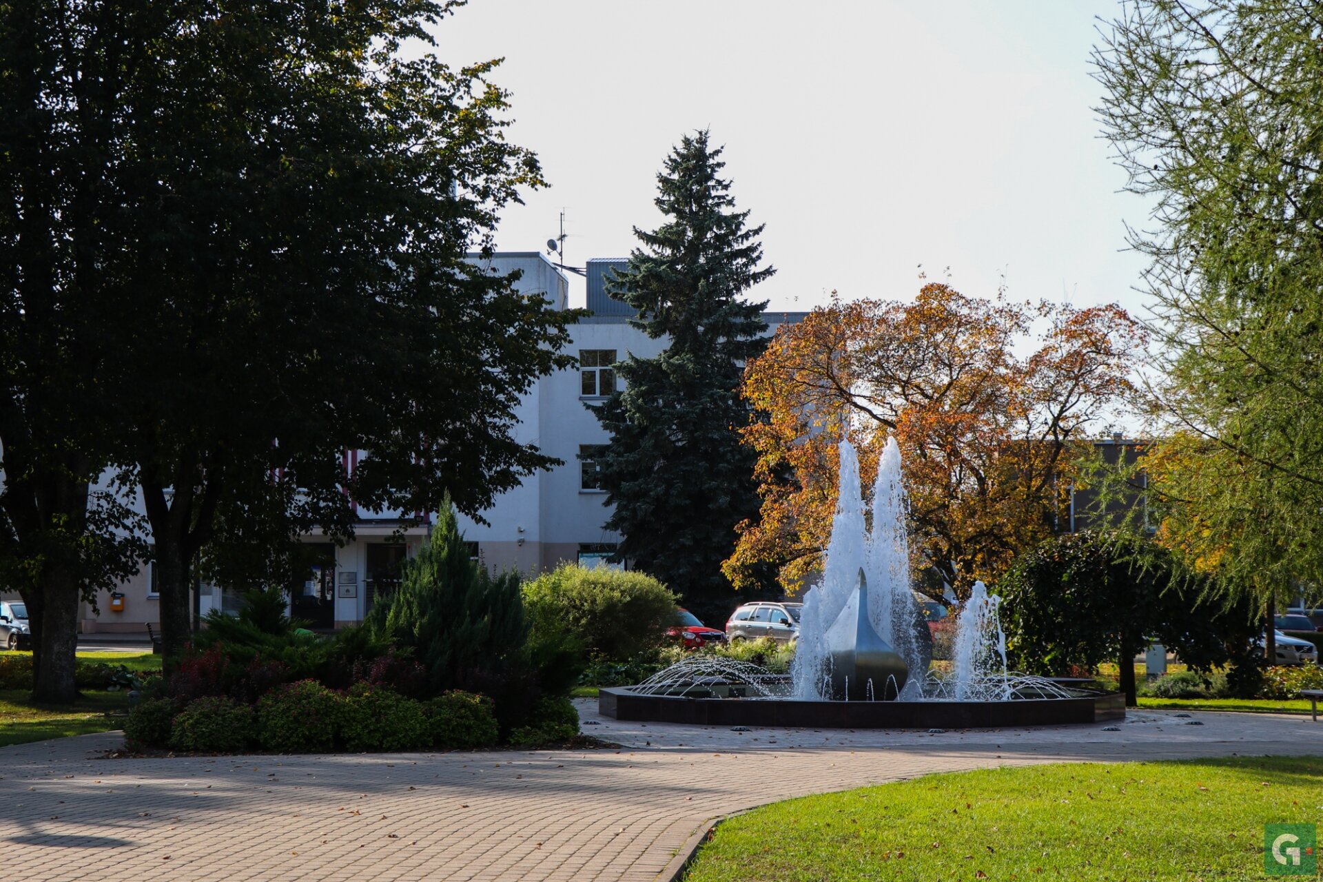 Visitgulbene | Centrālais skvērs ar strūklaku “Pakur, pakur….”